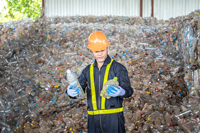 SI Group evercycle recycling person
